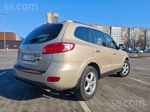 Brūns Hyundai Santa Fe 2008 Rīga, ar dzinēja tilpumu 2.20 L un nobraukumu 431 tūkst. km par 2900 €, foto 2 vietnē AUTOMOTO.COM.LV