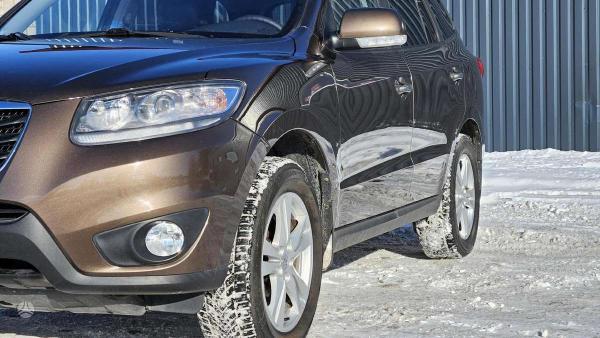 Brūns Hyundai Santa Fe 2010 Tauragė, ar dzinēja tilpumu 2.00 L un nobraukumu 247 tūkst. km par 6200 €, foto 1 vietnē AUTOMOTO.COM.LV