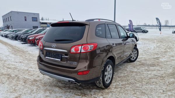 Brūns Hyundai Santa Fe 2011 Marijampole, ar dzinēja tilpumu 2.20 L un nobraukumu 242 tūkst. km par 7690 €, foto 5 vietnē AUTOMOTO.COM.LV