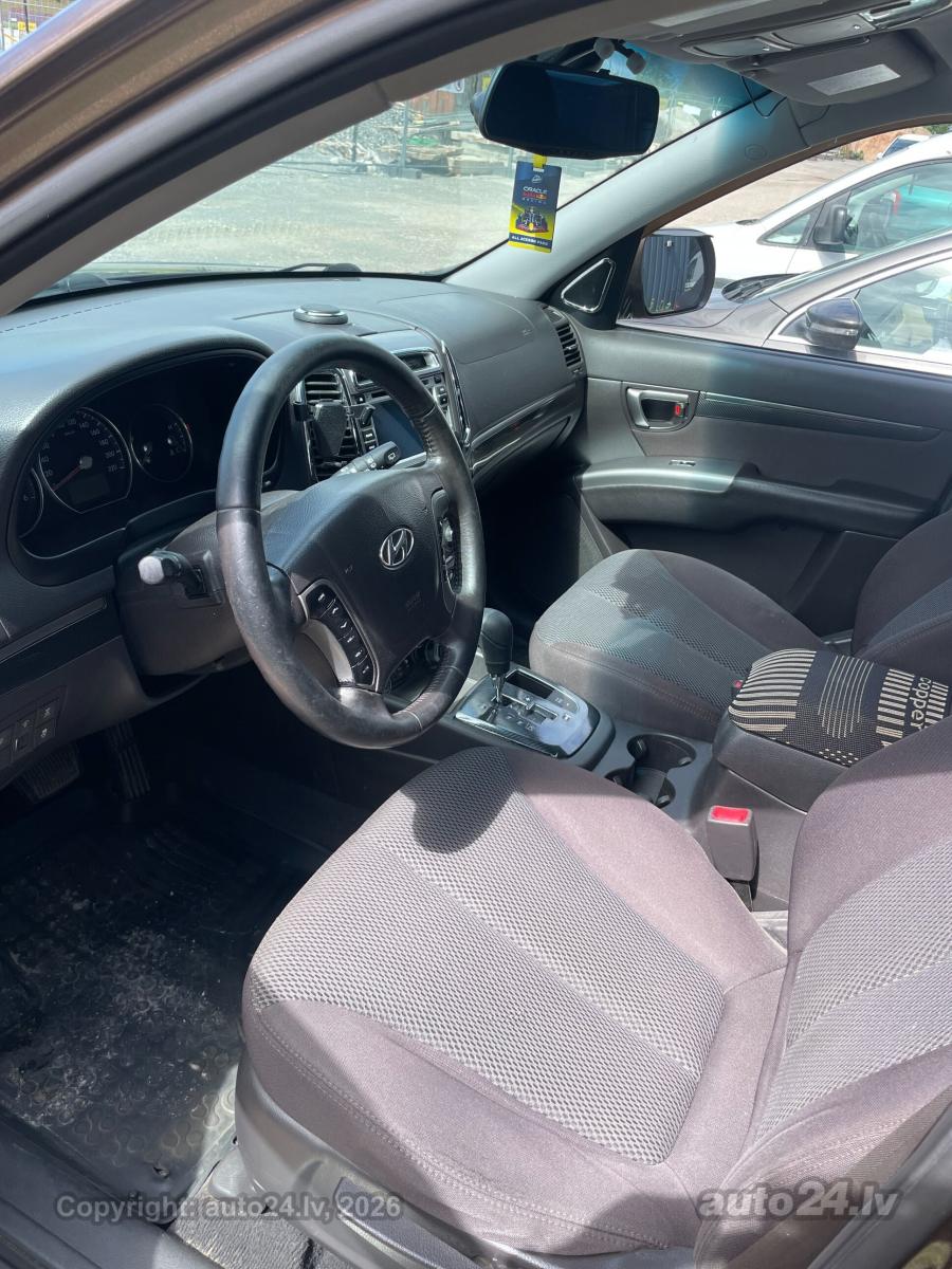 Коричневый Хендай Санта Фе 2011 в Таллин, объемом двигателя 2.20 л и пробегом 309 тыс. км за 4990 €, фото 6 на AUTOMOTO.COM.LV