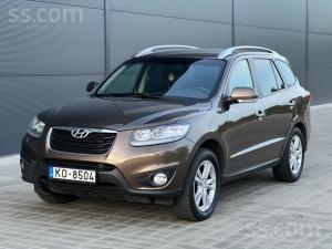 Brown Hyundai Santa Fe 2012 in Riga, with an engine capacity of 2.00 L and mileage of 262 thousand km for 4990 €, photo  on AUTOMOTO.COM.LV