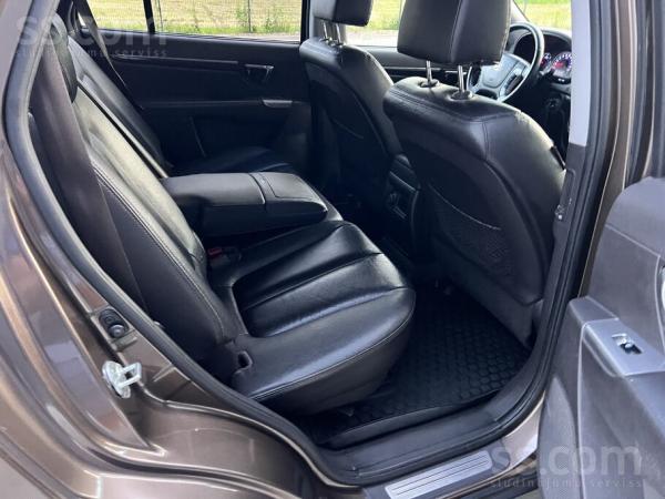 Brūns Hyundai Santa Fe 2012 Rīga, ar dzinēja tilpumu 2.00 L un nobraukumu 262 tūkst. km par 4990 €, foto 6 vietnē AUTOMOTO.COM.LV