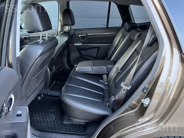Brūns Hyundai Santa Fe 2012 Rīga, ar dzinēja tilpumu 2.00 L un nobraukumu 262 tūkst. km par 4990 €, foto 8 vietnē AUTOMOTO.COM.LV