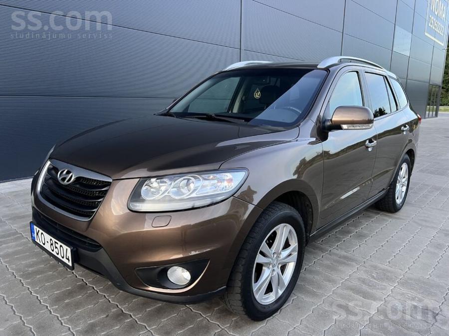 Brown Hyundai Santa Fe 2012 in Riga, with an engine capacity of 2.00 L and mileage of 262 thousand km for 4990 €, photo 21 on AUTOMOTO.COM.LV