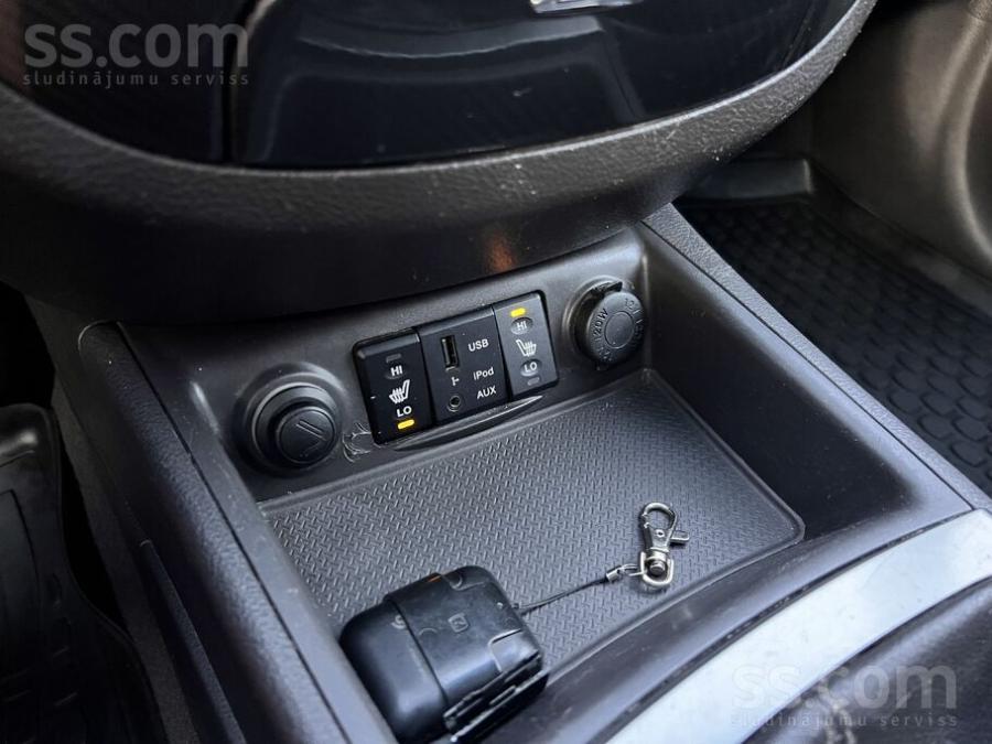 Brown Hyundai Santa Fe 2012 in Riga, with an engine capacity of 2.00 L and mileage of 262 thousand km for 4990 €, photo 25 on AUTOMOTO.COM.LV
