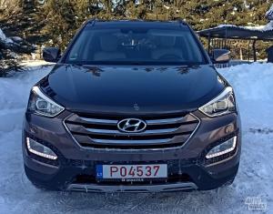 Brown Hyundai Santa Fe 2013 in Telschi, with an engine capacity of 2.20 L and mileage of 231 thousand km for 10800 €, photo  on AUTOMOTO.COM.LV