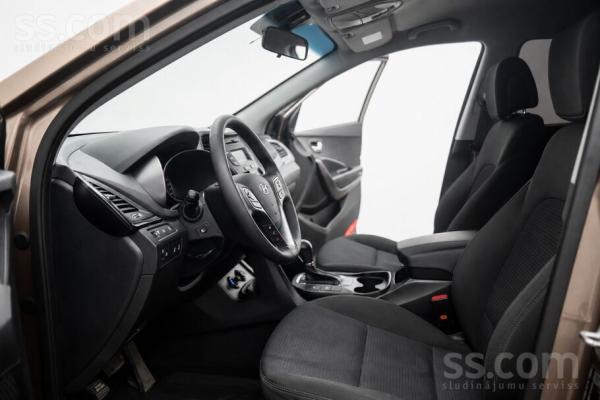 Brūns Hyundai Santa Fe 2013 Tallina, ar dzinēja tilpumu 2.20 L un nobraukumu 110 tūkst. km par 12999 €, foto 7 vietnē AUTOMOTO.COM.LV