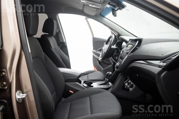 Brūns Hyundai Santa Fe 2013 Tallina, ar dzinēja tilpumu 2.20 L un nobraukumu 110 tūkst. km par 12999 €, foto 10 vietnē AUTOMOTO.COM.LV