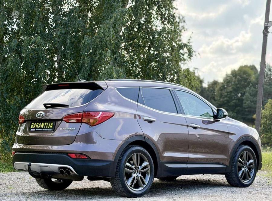 Brūns Hyundai Santa Fe 2014 Šauļi, ar dzinēja tilpumu 2.20 L un nobraukumu 233 tūkst. km par 14450 €, foto 5 vietnē AUTOMOTO.COM.LV