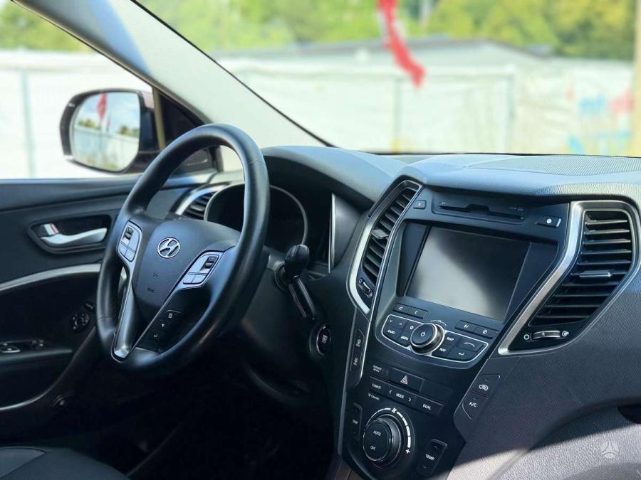 Brūns Hyundai Santa Fe 2014 Šauļi, ar dzinēja tilpumu 2.20 L un nobraukumu 233 tūkst. km par 14450 €, foto 29 vietnē AUTOMOTO.COM.LV