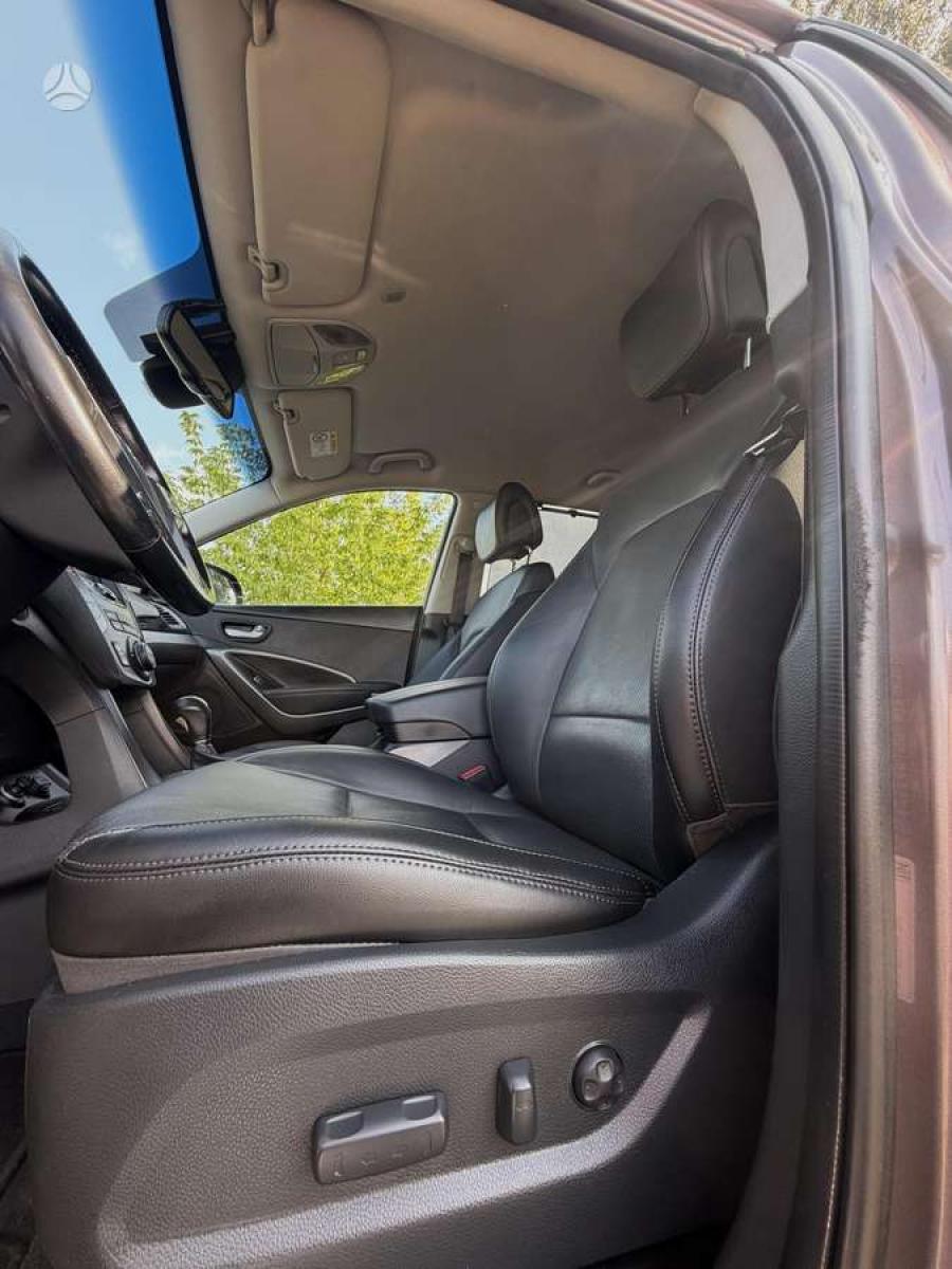 Brūns Hyundai Santa Fe 2014 Šauļi, ar dzinēja tilpumu 2.20 L un nobraukumu 233 tūkst. km par 14450 €, foto 30 vietnē AUTOMOTO.COM.LV