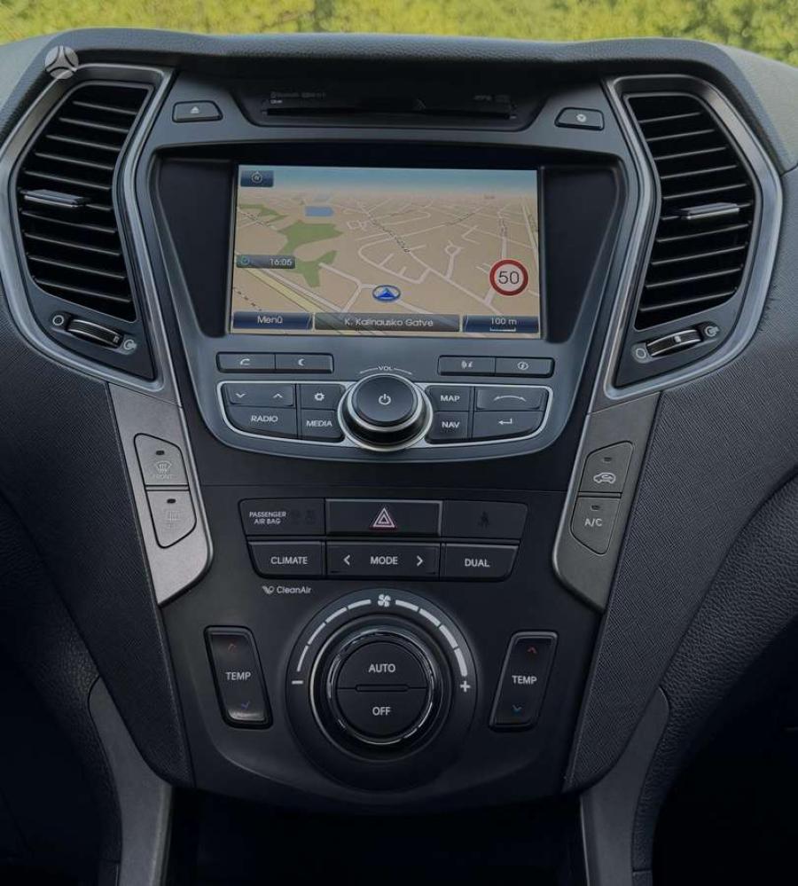 Brūns Hyundai Santa Fe 2014 Šauļi, ar dzinēja tilpumu 2.20 L un nobraukumu 233 tūkst. km par 14450 €, foto 44 vietnē AUTOMOTO.COM.LV