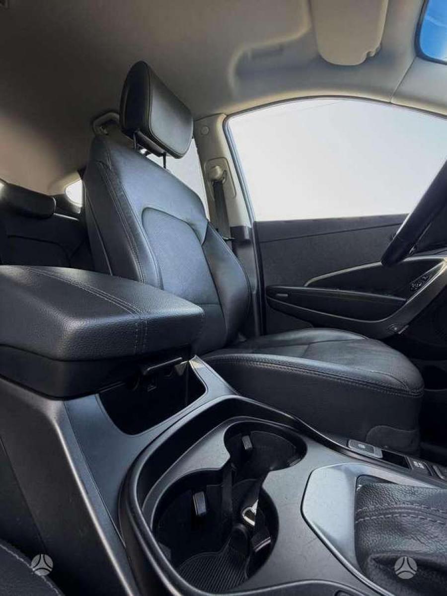 Brūns Hyundai Santa Fe 2014 Šauļi, ar dzinēja tilpumu 2.20 L un nobraukumu 233 tūkst. km par 14450 €, foto 32 vietnē AUTOMOTO.COM.LV