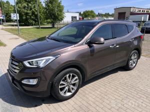Brown Hyundai Santa Fe 2015 in Limbazi, with an engine capacity of 2.00 L and mileage of 261 thousand km for 11550 €, photo  on AUTOMOTO.COM.LV