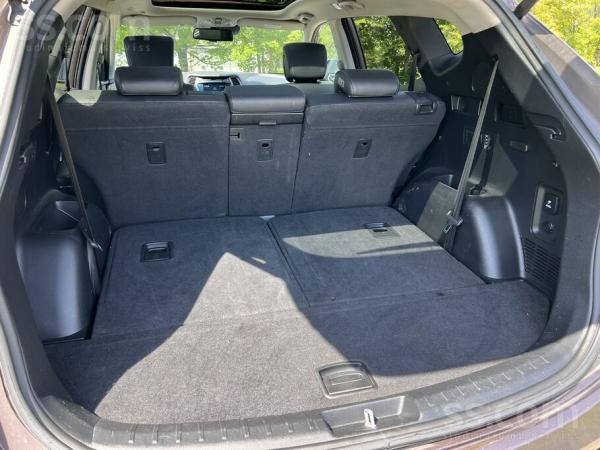 Brown Hyundai Santa Fe 2015 in Limbazi, with an engine capacity of 2.00 L and mileage of 261 thousand km for 11550 €, photo 7 on AUTOMOTO.COM.LV