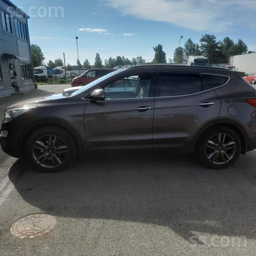 Brūns Hyundai Santa Fe 2015 Rīga, ar dzinēja tilpumu 2.20 L un nobraukumu 211 tūkst. km par 12000 €, foto 3 vietnē AUTOMOTO.COM.LV