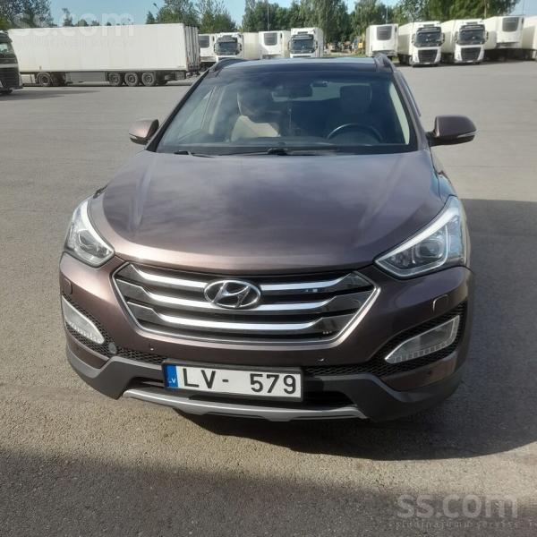 Brūns Hyundai Santa Fe 2015 Rīga, ar dzinēja tilpumu 2.20 L un nobraukumu 211 tūkst. km par 12000 €, foto 3 vietnē AUTOMOTO.COM.LV