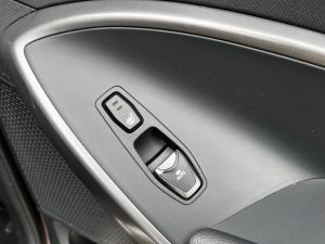 Brūns Hyundai Santa Fe 2015 Rīga, ar dzinēja tilpumu 2.00 L un nobraukumu 261 tūkst. km par 13950 €, foto 12 vietnē AUTOMOTO.COM.LV