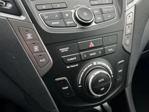 Brūns Hyundai Santa Fe 2015 Rīga, ar dzinēja tilpumu 2.00 L un nobraukumu 261 tūkst. km par 13950 €, foto 29 vietnē AUTOMOTO.COM.LV