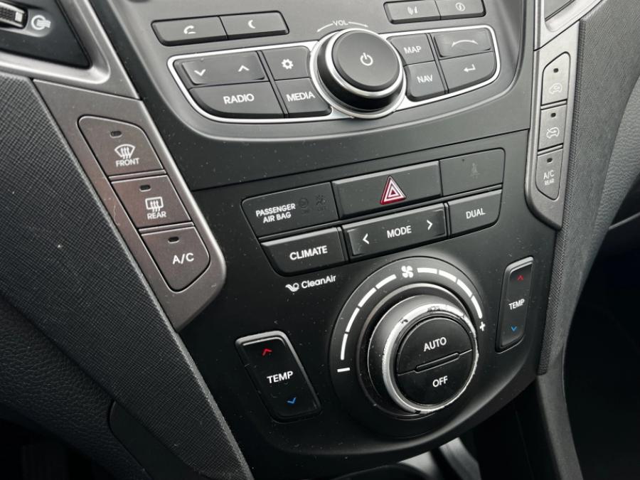 Brūns Hyundai Santa Fe 2015 Rīga, ar dzinēja tilpumu 2.00 L un nobraukumu 261 tūkst. km par 13950 €, foto 29 vietnē AUTOMOTO.COM.LV
