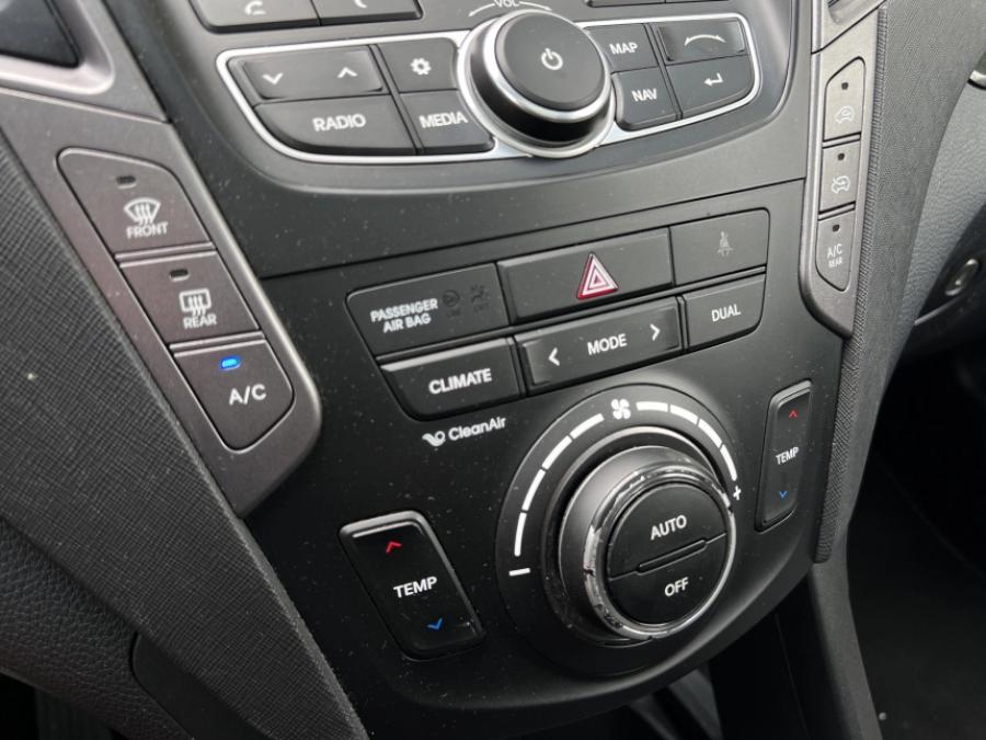 Brūns Hyundai Santa Fe 2015 Rīga, ar dzinēja tilpumu 2.00 L un nobraukumu 261 tūkst. km par 13950 €, foto 36 vietnē AUTOMOTO.COM.LV