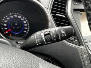 Brūns Hyundai Santa Fe 2015 Rīga, ar dzinēja tilpumu 2.00 L un nobraukumu 261 tūkst. km par 13950 €, foto 37 vietnē AUTOMOTO.COM.LV