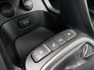 Brūns Hyundai Santa Fe 2015 Rīga, ar dzinēja tilpumu 2.00 L un nobraukumu 261 tūkst. km par 13950 €, foto 38 vietnē AUTOMOTO.COM.LV