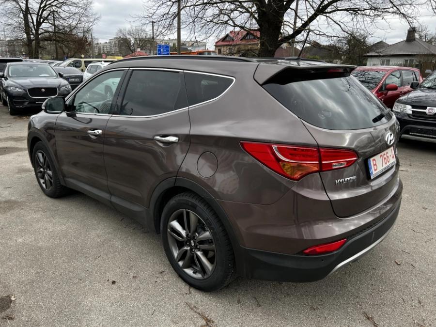 Brūns Hyundai Santa Fe 2015 Rīga, ar dzinēja tilpumu 2.00 L un nobraukumu 261 tūkst. km par 13950 €, foto 42 vietnē AUTOMOTO.COM.LV