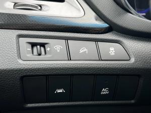 Brūns Hyundai Santa Fe 2015 Rīga, ar dzinēja tilpumu 2.00 L un nobraukumu 261 tūkst. km par 13950 €, foto 62 vietnē AUTOMOTO.COM.LV