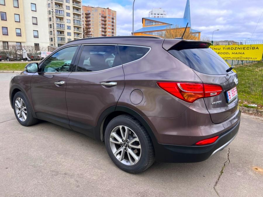 Brūns Hyundai Santa Fe 2015 Rīga, ar dzinēja tilpumu 2.00 L un nobraukumu 261 tūkst. km par 13950 €, foto 64 vietnē AUTOMOTO.COM.LV