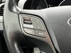 Brūns Hyundai Santa Fe 2015 Rīga, ar dzinēja tilpumu 2.00 L un nobraukumu 261 tūkst. km par 13950 €, foto 66 vietnē AUTOMOTO.COM.LV