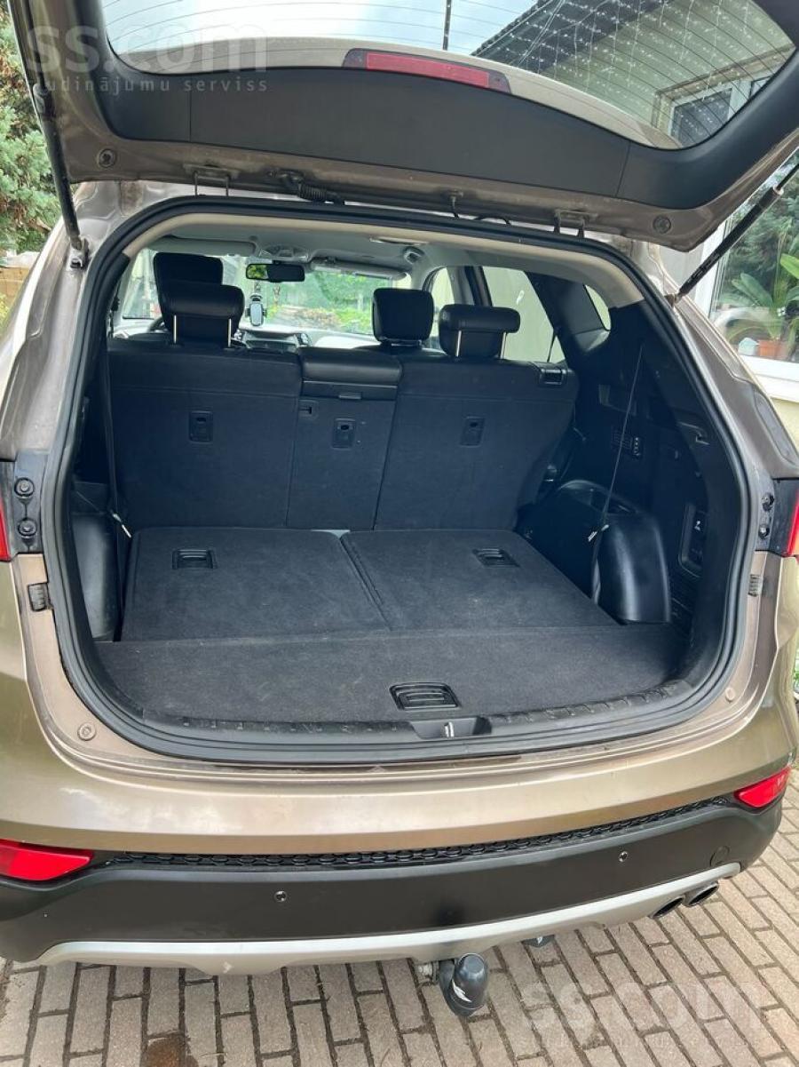 Brūns Hyundai Santa Fe 2015 Jelgava, ar dzinēja tilpumu 2.20 L un nobraukumu 264 tūkst. km par 10400 €, foto 5 vietnē AUTOMOTO.COM.LV