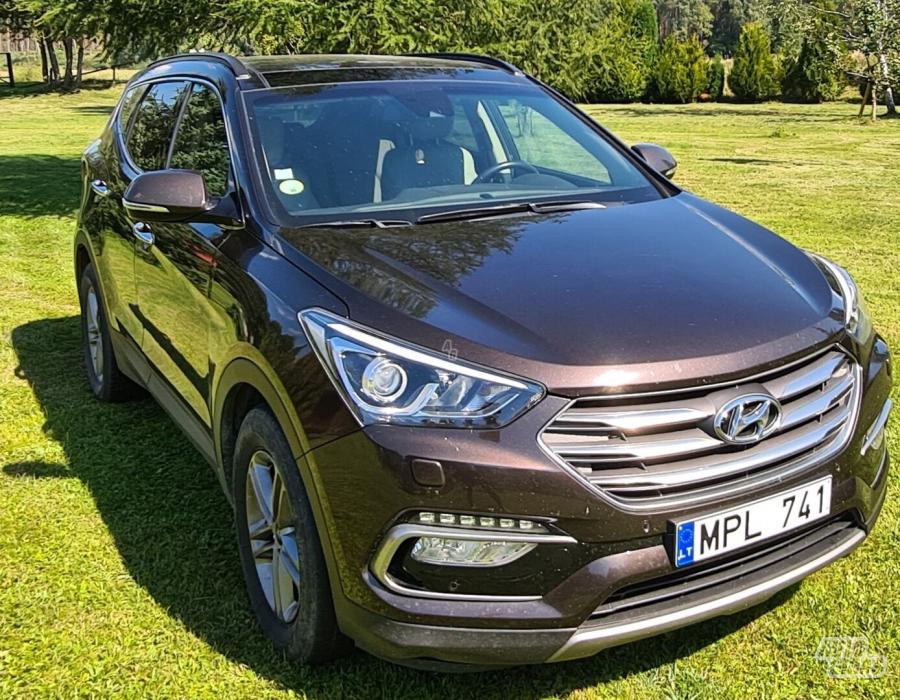 Brown Hyundai Santa Fe 2016 in Vilnius, with an engine capacity of 2.20 L and mileage of 222 thousand km for 8500 €, photo 4 on AUTOMOTO.COM.LV