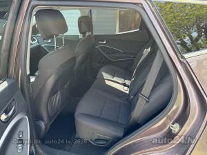 Brown Hyundai Santa Fe 2016 in Tallinn, with an engine capacity of 2.20 L and mileage of 210 thousand km for 13400 €, photo 10 on AUTOMOTO.COM.LV