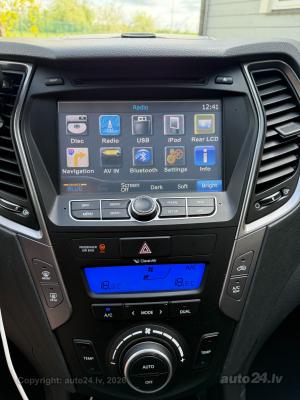 Brown Hyundai Santa Fe 2016 in Tallinn, with an engine capacity of 2.20 L and mileage of 210 thousand km for 13400 €, photo 15 on AUTOMOTO.COM.LV