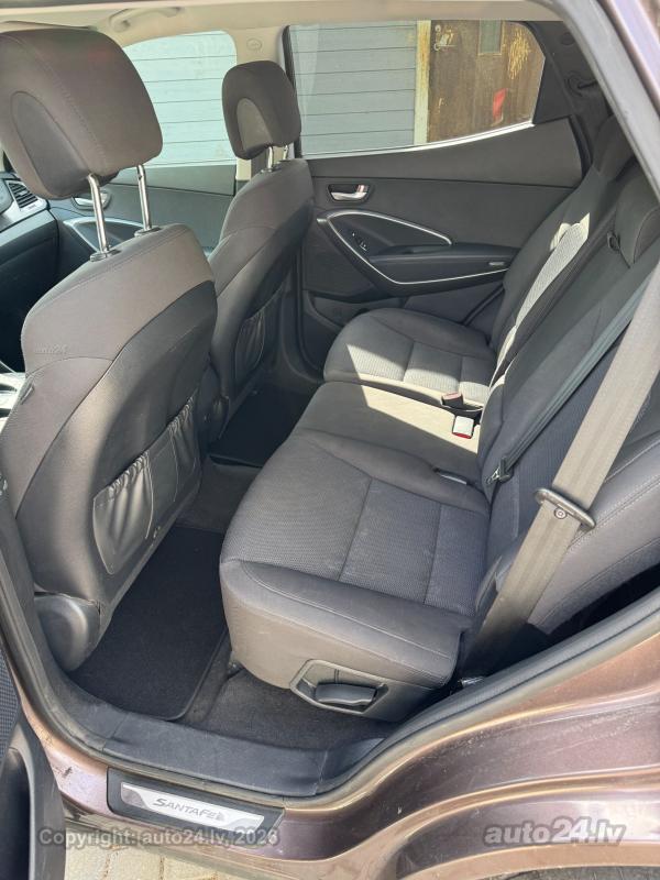 Hyundai Santa Fe 2016 Saue vietnē Brūns Hyundai Santa Fe 2016 Saue, ar dzinēja tilpumu 2.20 L un nobraukumu 213 tūkst. km par 13500 €, foto 9 vietnē AUTOMOTO.COM.LV