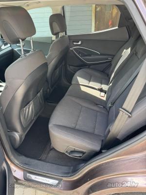 Brown Hyundai Santa Fe 2016 in Saue, with an engine capacity of 2.20 L and mileage of 213 thousand km for 13500 €, photo 9 on AUTOMOTO.COM.LV