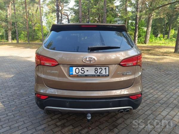 Brūns Hyundai Santa Fe 2016 Limbaži, ar dzinēja tilpumu 2.20 L un nobraukumu 200 tūkst. km par 12450 €, foto 5 vietnē AUTOMOTO.COM.LV