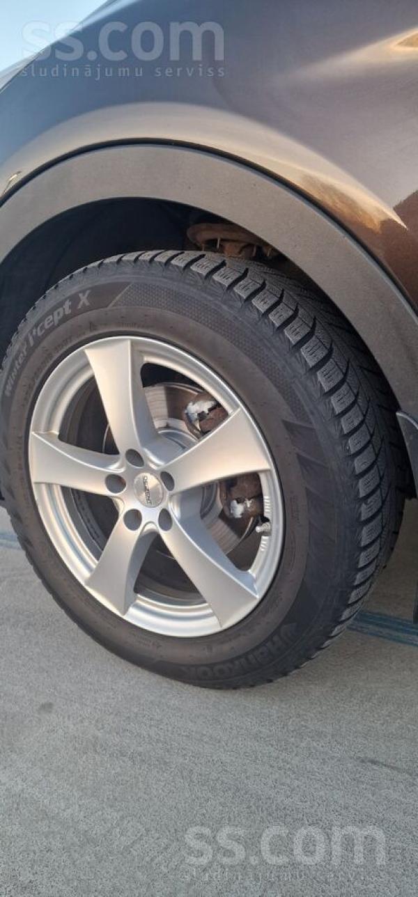 Brūns Hyundai Santa Fe 2017 Rīga, ar dzinēja tilpumu 2.20 L un nobraukumu 311 tūkst. km par 12900 €, foto 8 vietnē AUTOMOTO.COM.LV