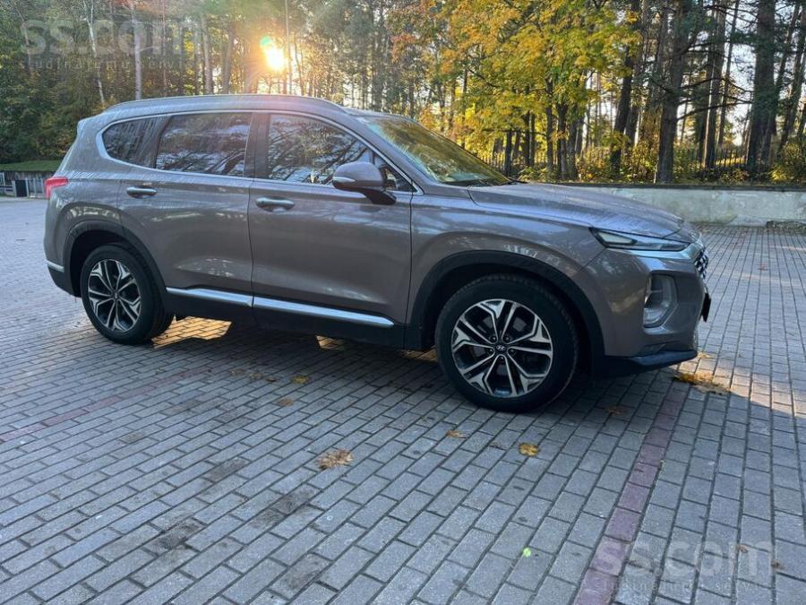 Brūns Hyundai Santa Fe 2019 Rīga, ar dzinēja tilpumu 2.20 L un nobraukumu 120 tūkst. km par 22000 €, foto 3 vietnē AUTOMOTO.COM.LV