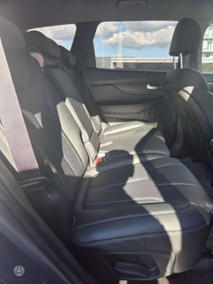 Brown Hyundai Santa Fe 2021 in Vilnius, with an engine capacity of 2.15 L and mileage of 145 thousand km for 18150 €, photo 11 on AUTOMOTO.COM.LV