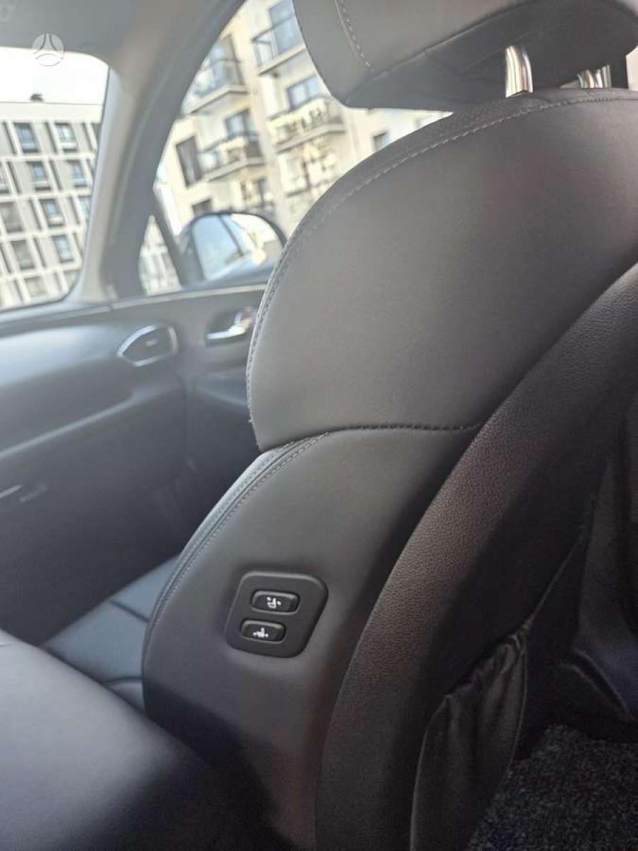 Brown Hyundai Santa Fe 2021 in Vilnius, with an engine capacity of 2.15 L and mileage of 145 thousand km for 18150 €, photo 13 on AUTOMOTO.COM.LV