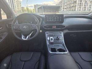 Brown Hyundai Santa Fe 2021 in Vilnius, with an engine capacity of 2.15 L and mileage of 145 thousand km for 18150 €, photo 19 on AUTOMOTO.COM.LV