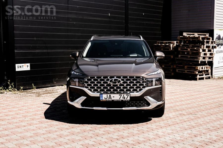 Brūns Hyundai Santa Fe 2023 Rīga, ar dzinēja tilpumu 1.60 L un nobraukumu 120 tūkst. km par 31000 €, foto 1 vietnē AUTOMOTO.COM.LV