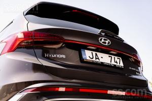 Brūns Hyundai Santa Fe 2023 Rīga, ar dzinēja tilpumu 1.60 L un nobraukumu 120 tūkst. km par 31000 €, foto 5 vietnē AUTOMOTO.COM.LV