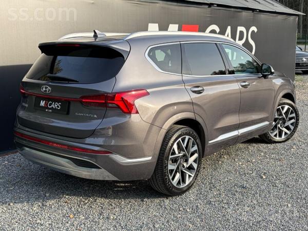Brown Hyundai Santa Fe 2023 in Riga, with an engine capacity of 2.20 L and mileage of 34 thousand km for 31990 €, photo 6 on AUTOMOTO.COM.LV