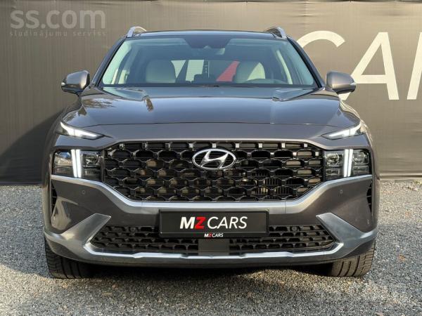 Brown Hyundai Santa Fe 2023 in Riga, with an engine capacity of 2.20 L and mileage of 34 thousand km for 31990 €, photo 11 on AUTOMOTO.COM.LV