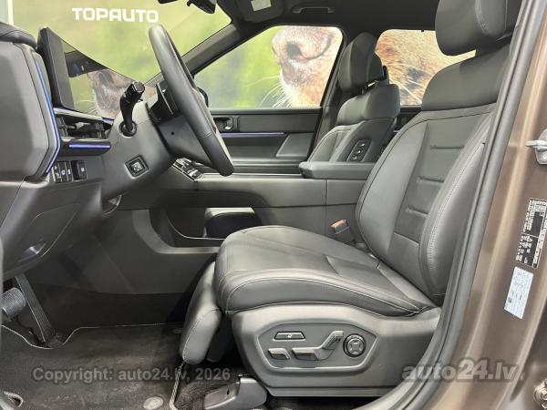 Brown Hyundai Santa Fe 2025 in Tallinn, with an engine capacity of 1.60 L and mileage of 32 thousand km for 59900 €, photo 9 on AUTOMOTO.COM.LV