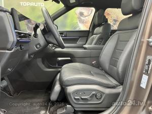 Brown Hyundai Santa Fe 2025 in Tallinn, with an engine capacity of 1.60 L and mileage of 32 thousand km for 59900 €, photo 10 on AUTOMOTO.COM.LV
