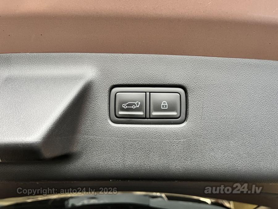 Brown Hyundai Santa Fe 2025 in Tallinn, with an engine capacity of 1.60 L and mileage of 32 thousand km for 59900 €, photo 24 on AUTOMOTO.COM.LV